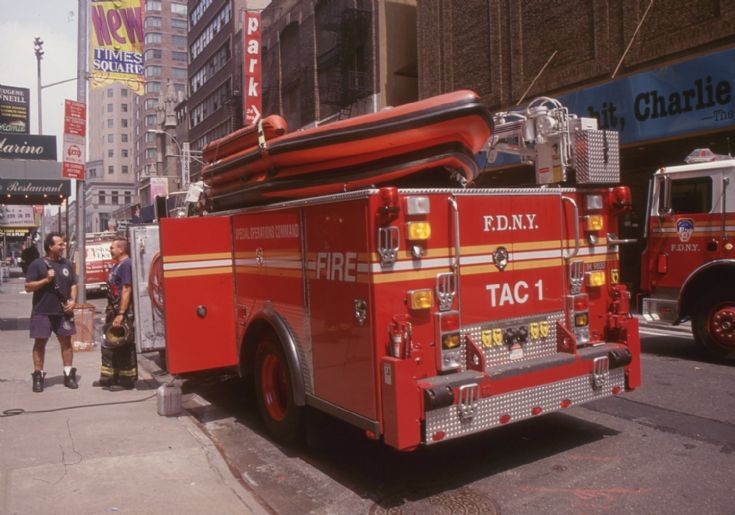 Fire Engines Photos - NYFD - 1999 International Tactical Support Unit