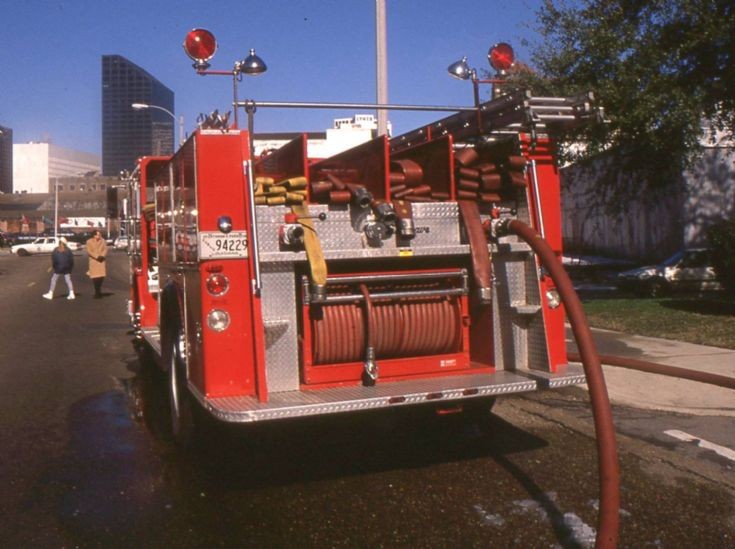 Fire Engines Photos - NOFD action 1989 Seagrave back