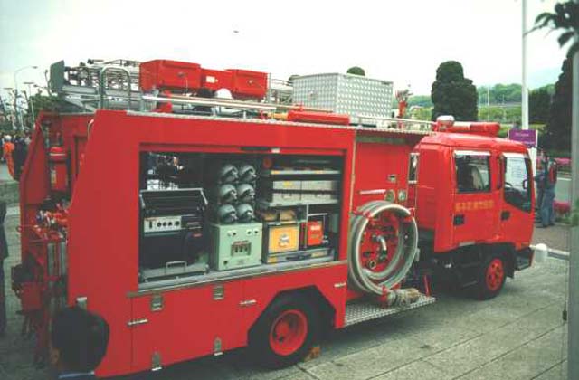 Fire Engines Photos - Isuzu rescue pumper