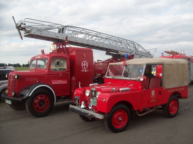 Fire Engines Photos - Ex Somerset TL & Land Rover
