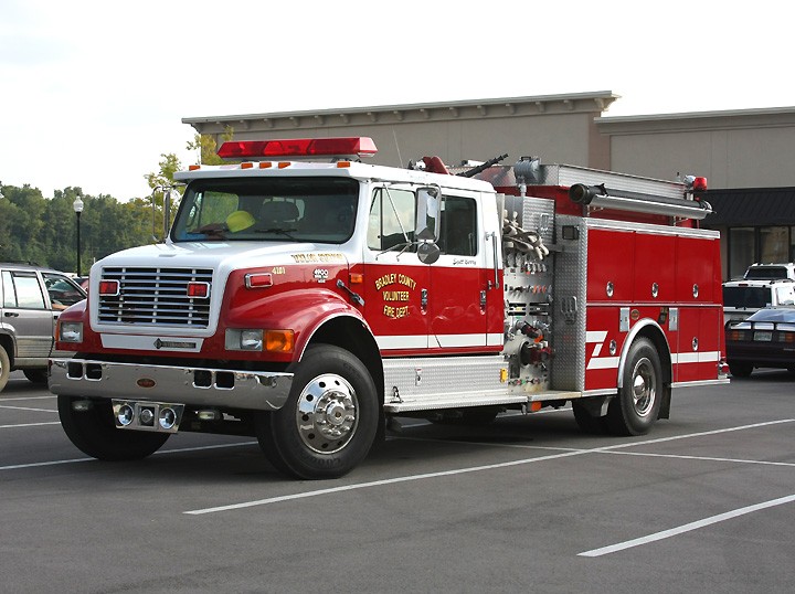 Fire Engines Photos - International/KME Pumper Bradley County