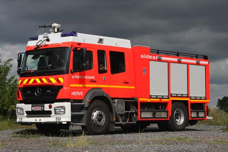 Fire Engines Photos - Pompier Herve Mercedes Rail Intervention Unit