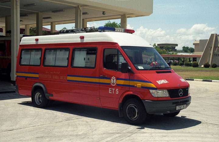 Fire Engines Photos - Brunei Emergency tender