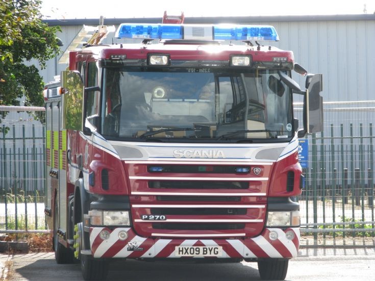 Fire Engines Photos - West Sussex Scania P270 - HX09BYG