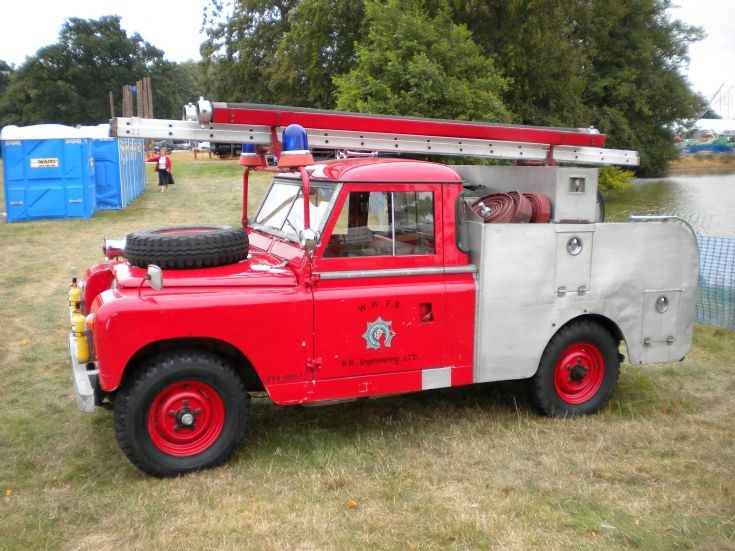 Fire Engines Photos - 1968 Land Rover HCB Angus Firefly