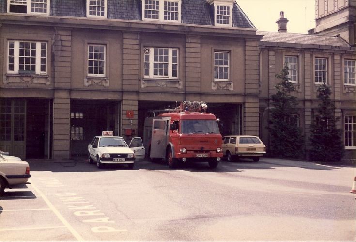 Fire Engines Photos - Esher fire station