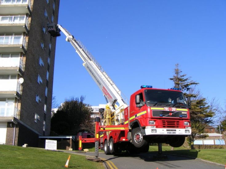 Fire Engines Photos - East Sussex Fire Rescue Service Volvo ALP