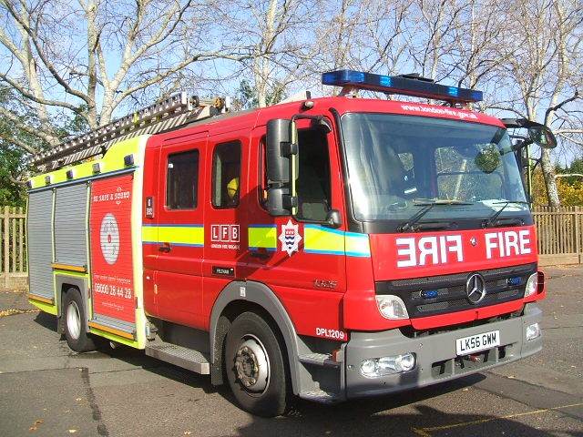 Fire Engines Photos - Felthams pump Mercedes Benz
