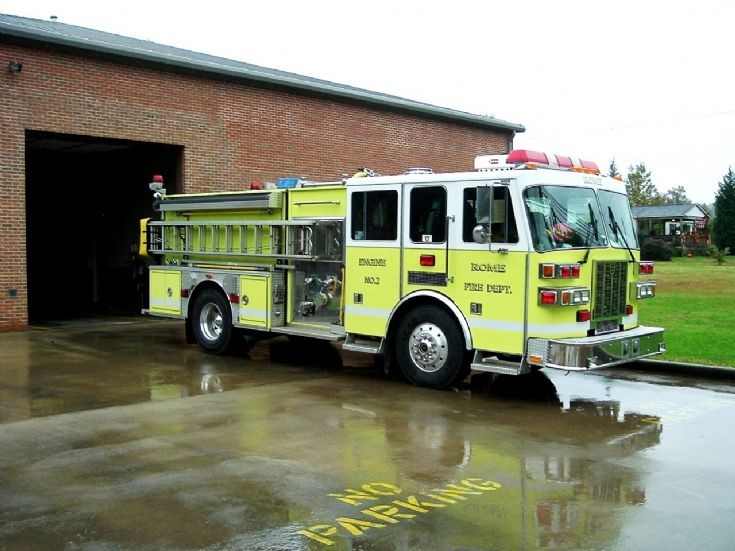 Fire Engines Photos - Rome Fire Department Engine 2