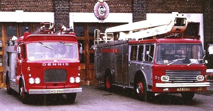 Fire Engines Photos - Dennis P and ERF HCB-A 50' PHP
