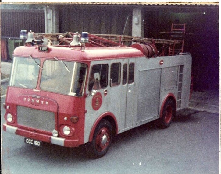 Fire Engines Photos - CCC 160 Commer Carmichael WrE Gwynedd