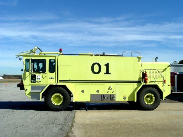 Fire Engines Photos - Fulton County Fire Department ARFF 1 Oshosh
