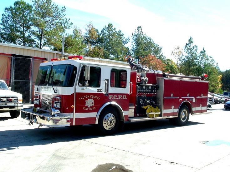 Fire Engines Photos - Fulton County Fire Department Reserve Pumper