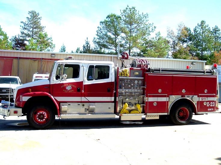 Fire Engines Photos - Fulton County Fire Department Engine 23