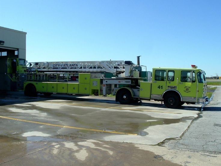 Fire Engines Photos - City of Atlanta Fire Rescue Truck 41