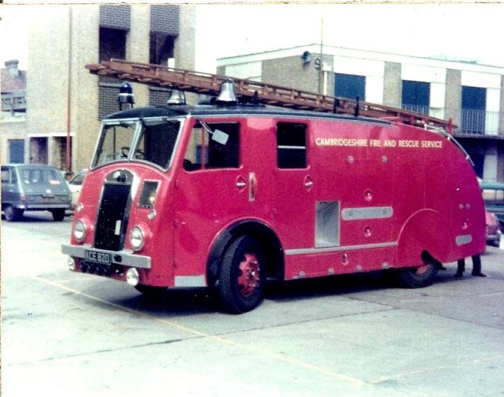 Fire Engines Photos - Dennis F8 WrT Cambridge prototype KCE 820