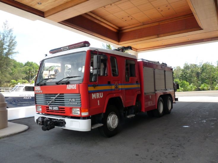 Fire Engines Photos - Volvo FL10 Fabristeel Mobile Rescue Unit