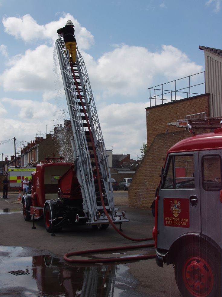 Fire Engines Photos - Austin K4 TL in action