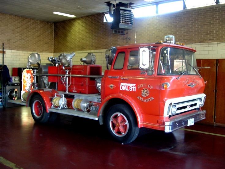 Fire Engines Photos - Atlanta Fire Rescue Vintage Light Truck