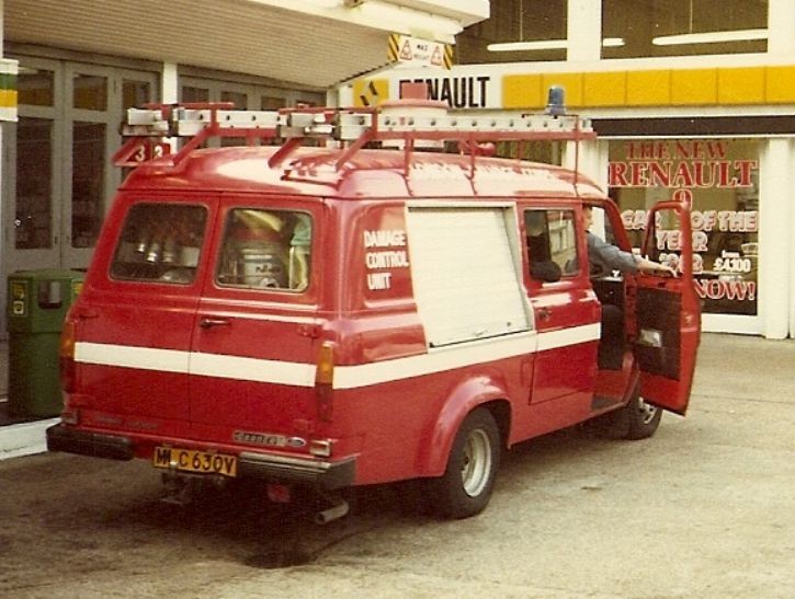 Fire Engines Photos - Ford Transit London Salvage Corps MLC 630V