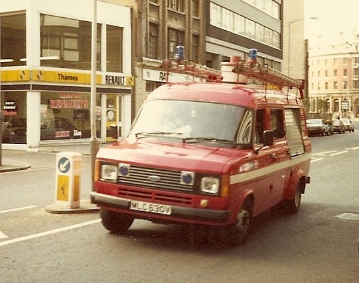 Fire Engines Photos - Ford Transit London Salvage Corps MLC 630V in 1981