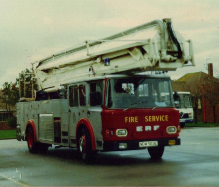 Fire Engines Photos - NDM563E ERF 84RS/HCB-Angus/Simon SS85