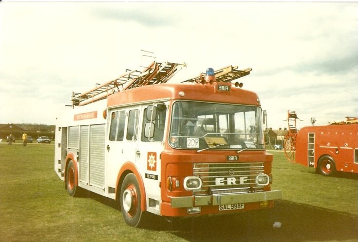 Fire Engines Photos - ERF /HCB-A ex Nottinghamshire SAL998F