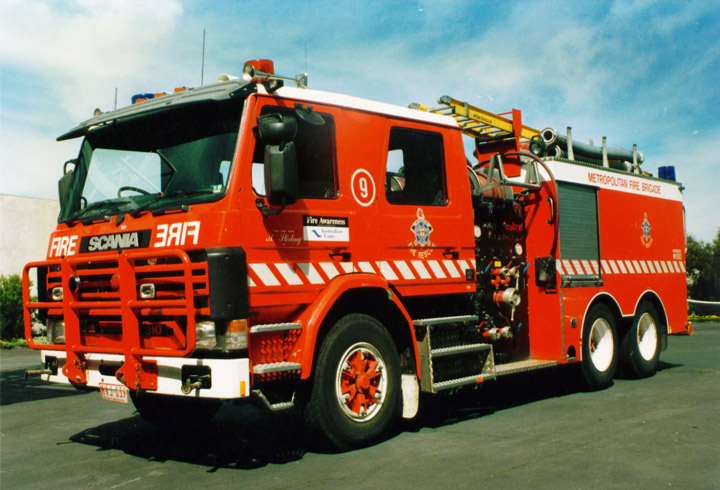 Fire Engines Photos - Melbourne Australia Fire Scania Pumper-Tanker