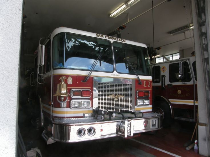 Fire Engines Photos - San Francisco engine #2 Chinatown