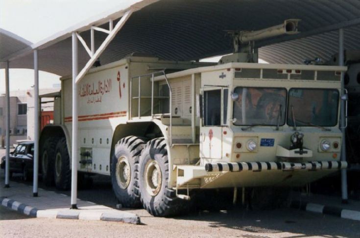 Fire Engines Photos - Oshkosh crashtender Kuwait City
