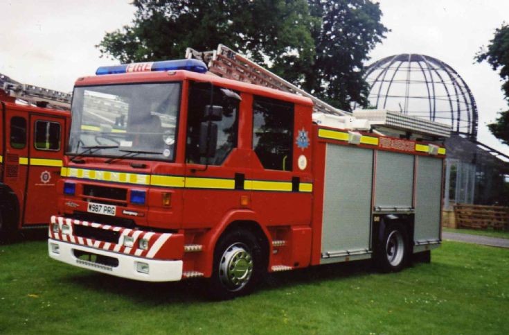 Fire Engines Photos - Durham Dennis Sabre
