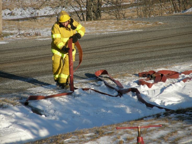 Fire Engines Photos - Canada - Winter - Ice In Hose