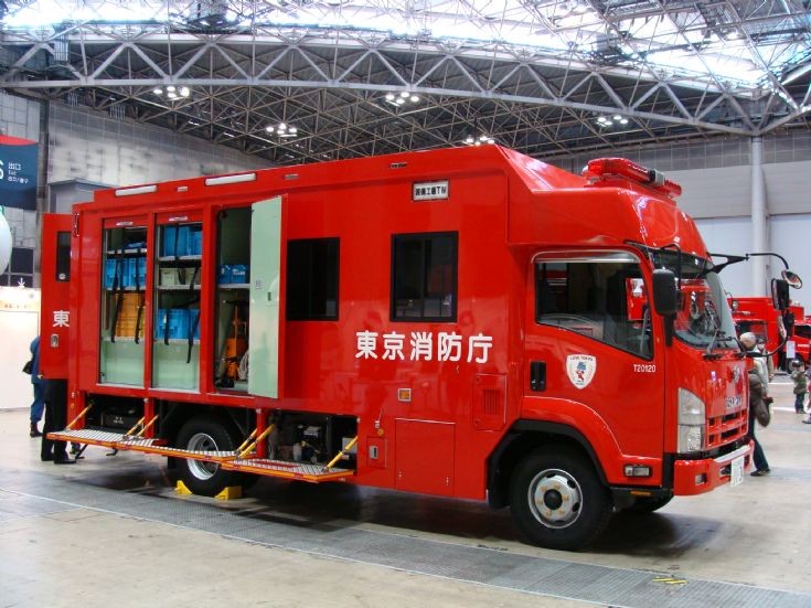 Fire Engines Photos - Tokyo FD Isuzu - Mechanical support van