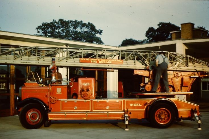 Fire Engines Photos - Leyland TD7 GLW427 c. 1967