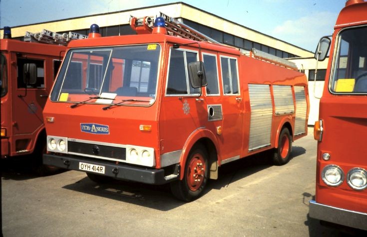 Fire Engines Photos - Bedford CSV HCB Angus Wr.L. OYH414R