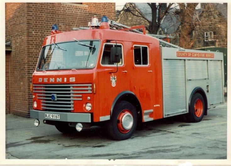 R series Dennis RJC 916T