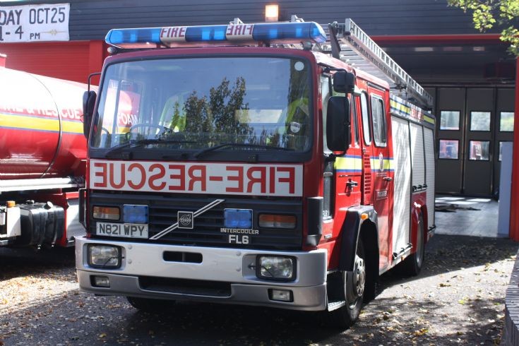 Fire Engines Photos - N821 WPY Tadcasters Retained pump