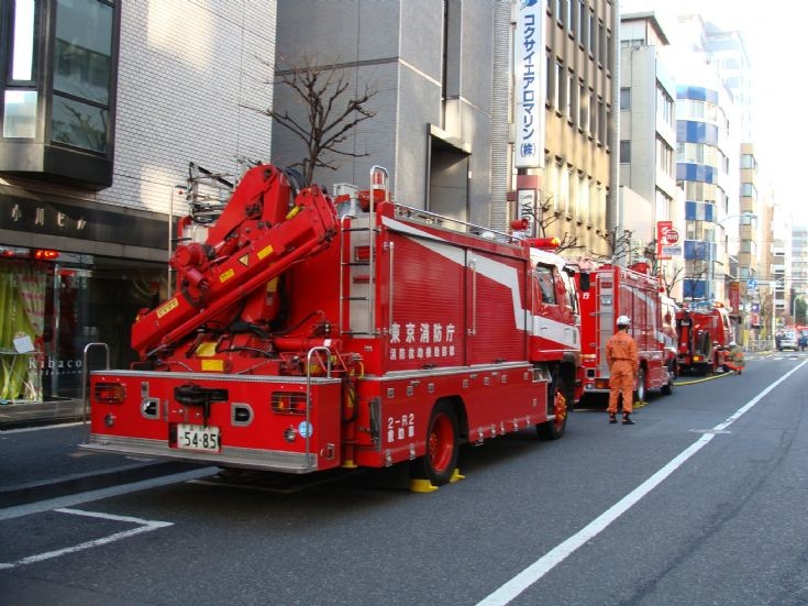 Fire Engines Photos - Tokyo Fire Department rescue units at Alarm 5
