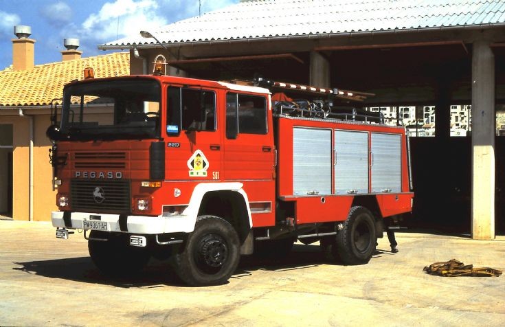 Fire Engines Photos - Pegaso 4x4 Pumper