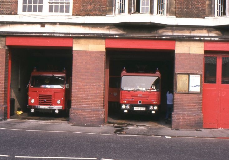 Fire Engines Photos - London Fire Brigade pumpers