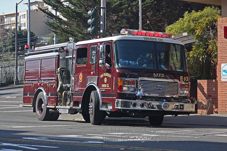 Fire Engines Photos - Engine 10 San Francisco Fire department.