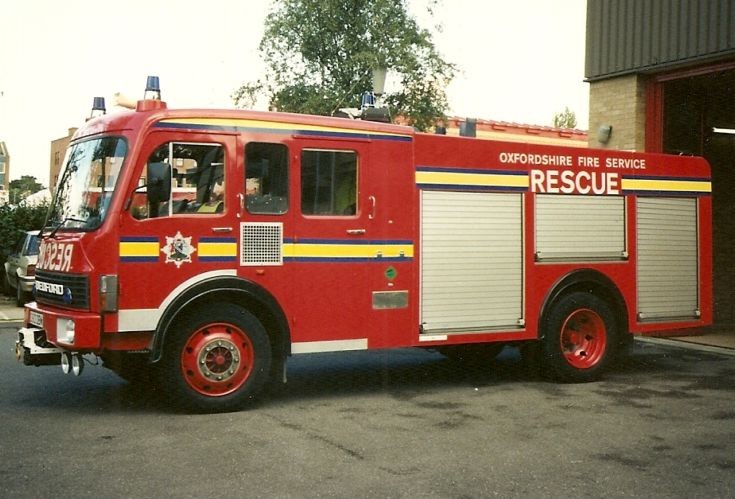 Fire Engines Photos - Bedford TL HCB-A RT Oxfordshire D810 OBW
