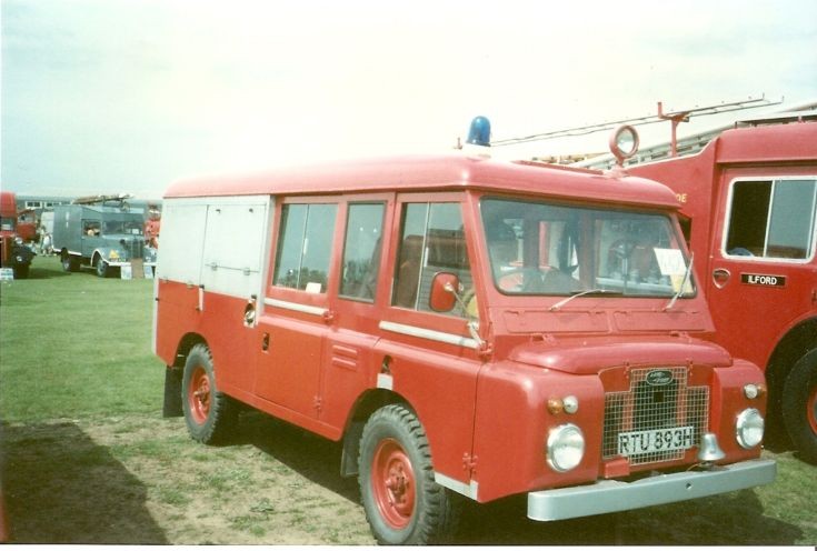 Fire Engines Photos - Land Rover FC/Carmichael L4P ex Cheshire RTU 893H