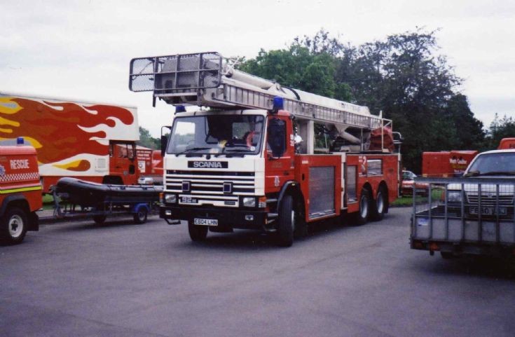 Fire Engines Photos - CLEVELAND SCANIA SIMON HP