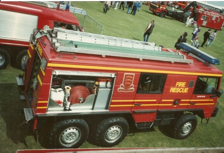 Fire Engines Photos - Steyr D718k Pinzgauer/Carm Essex H576 MEV