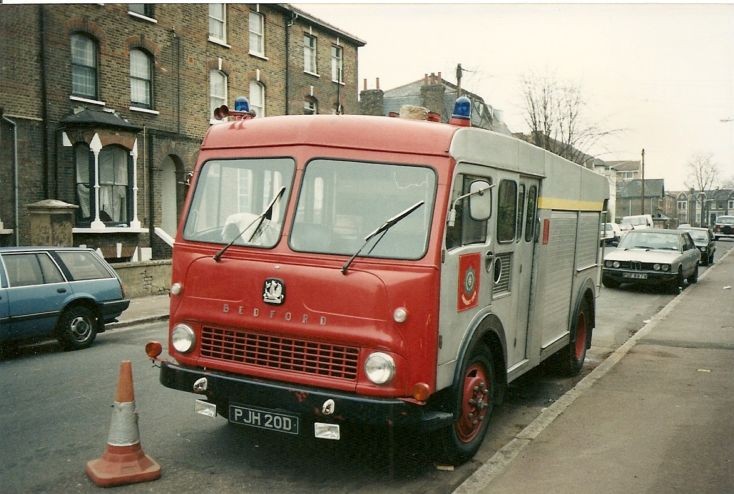 Fire Engines Photos - Bedford TK WrE PJH 20D