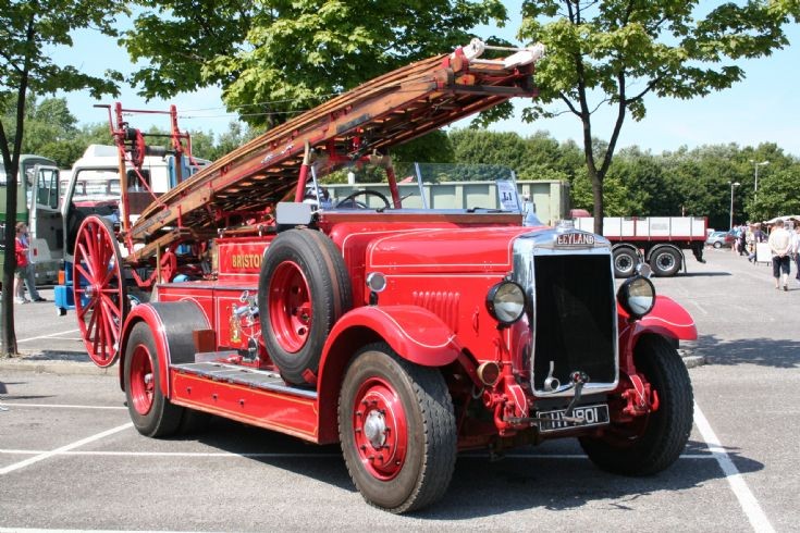 Fire Engines Photos - Leyland Lioness Fire Engine