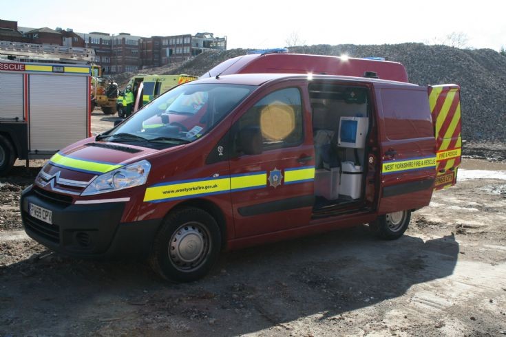 Fire Engines Photos - WEST YORKSHIRE USAR DOG VAN