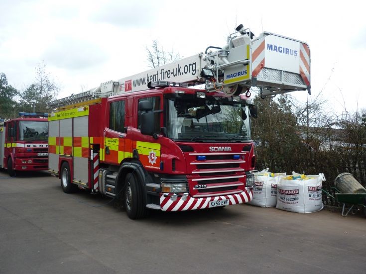 Fire Engines Photos - Scania / Magirus KX59EWF
