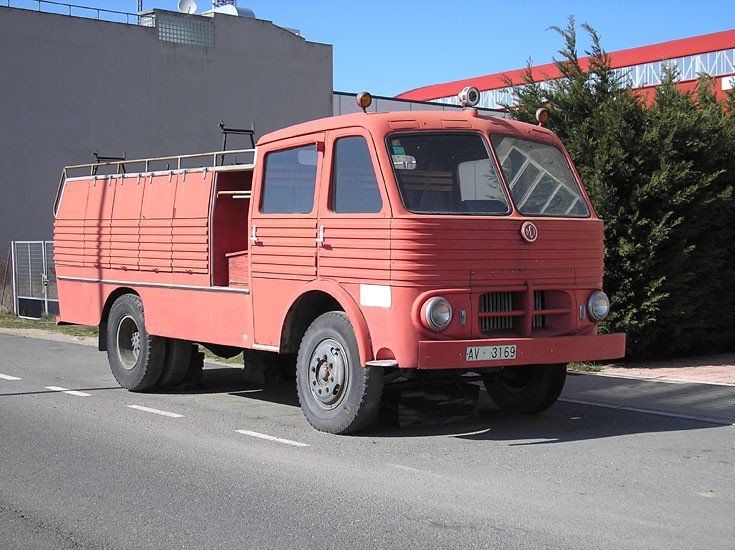 Fire Engines Photos - Spain Avila Fire Brigade Old Pegaso (1960)